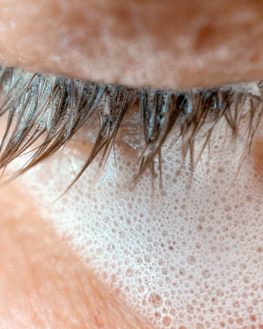 A Lash Artist's Guide: The Do's and Don'ts for Your First Eyelash Exte ...